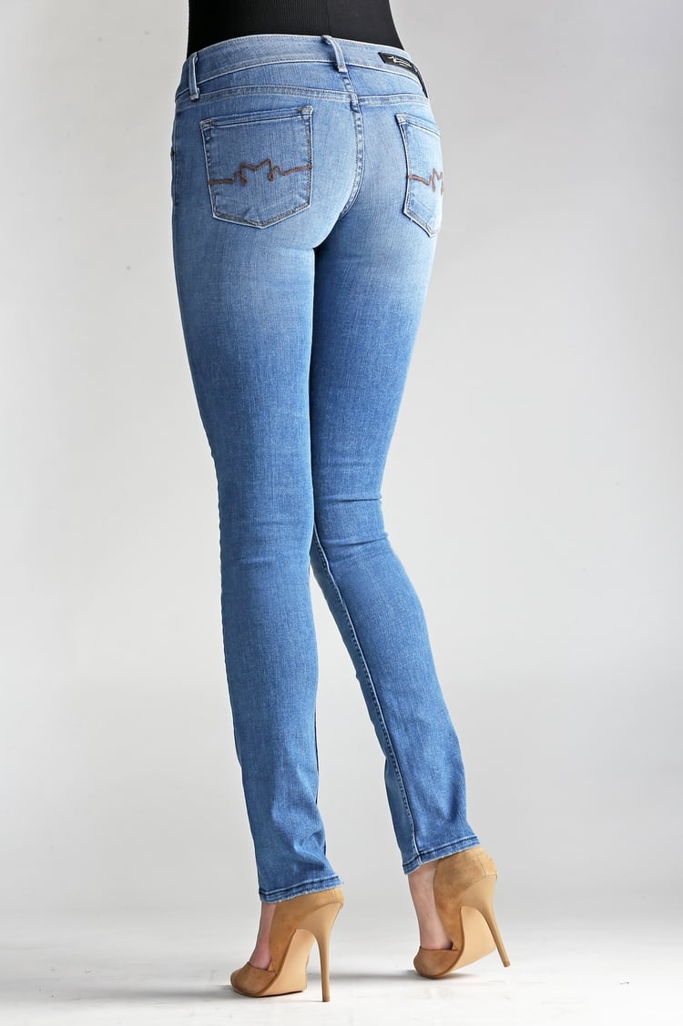 ROSAURA IN NIRVANA – Sebastian McCall Jeans