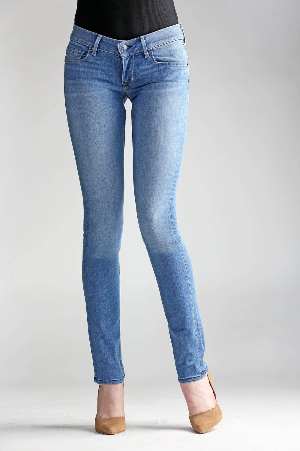 ROSAURA IN NIRVANA – Sebastian McCall Jeans